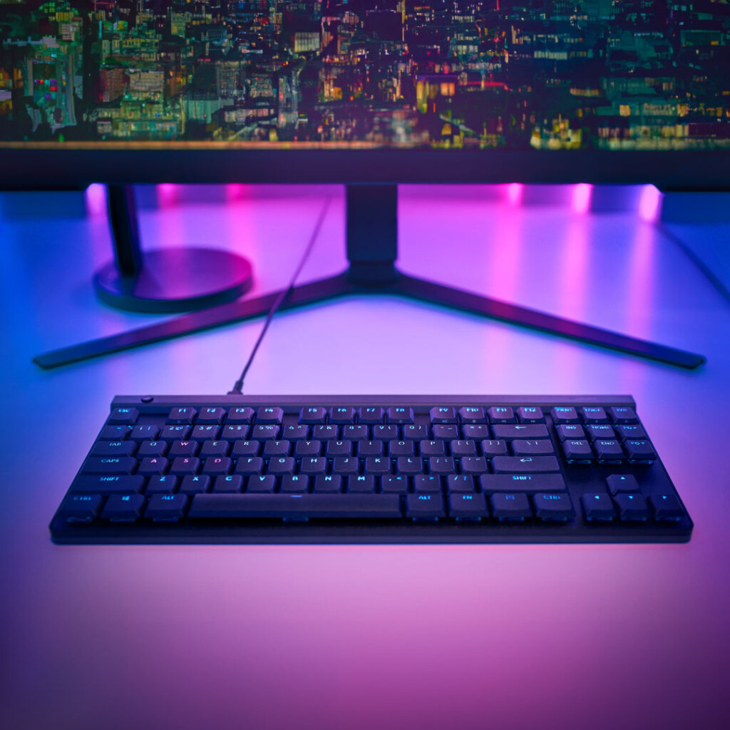 Logitech® Lightspeed Gaming Keyboard - Award Maven